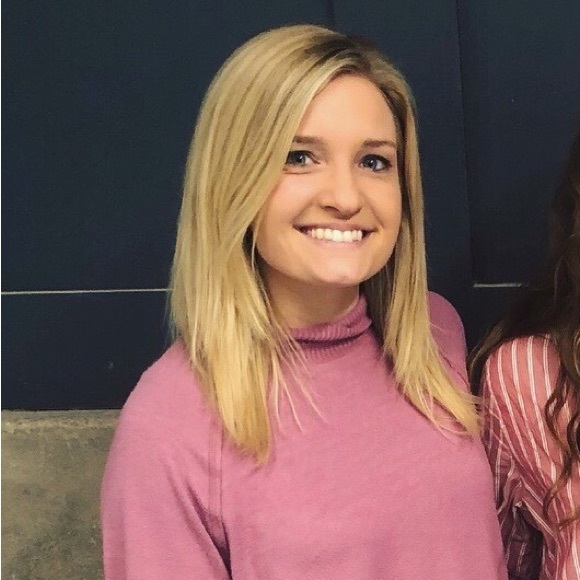 Taylor's Closet (@taylorlmart) | Poshmark